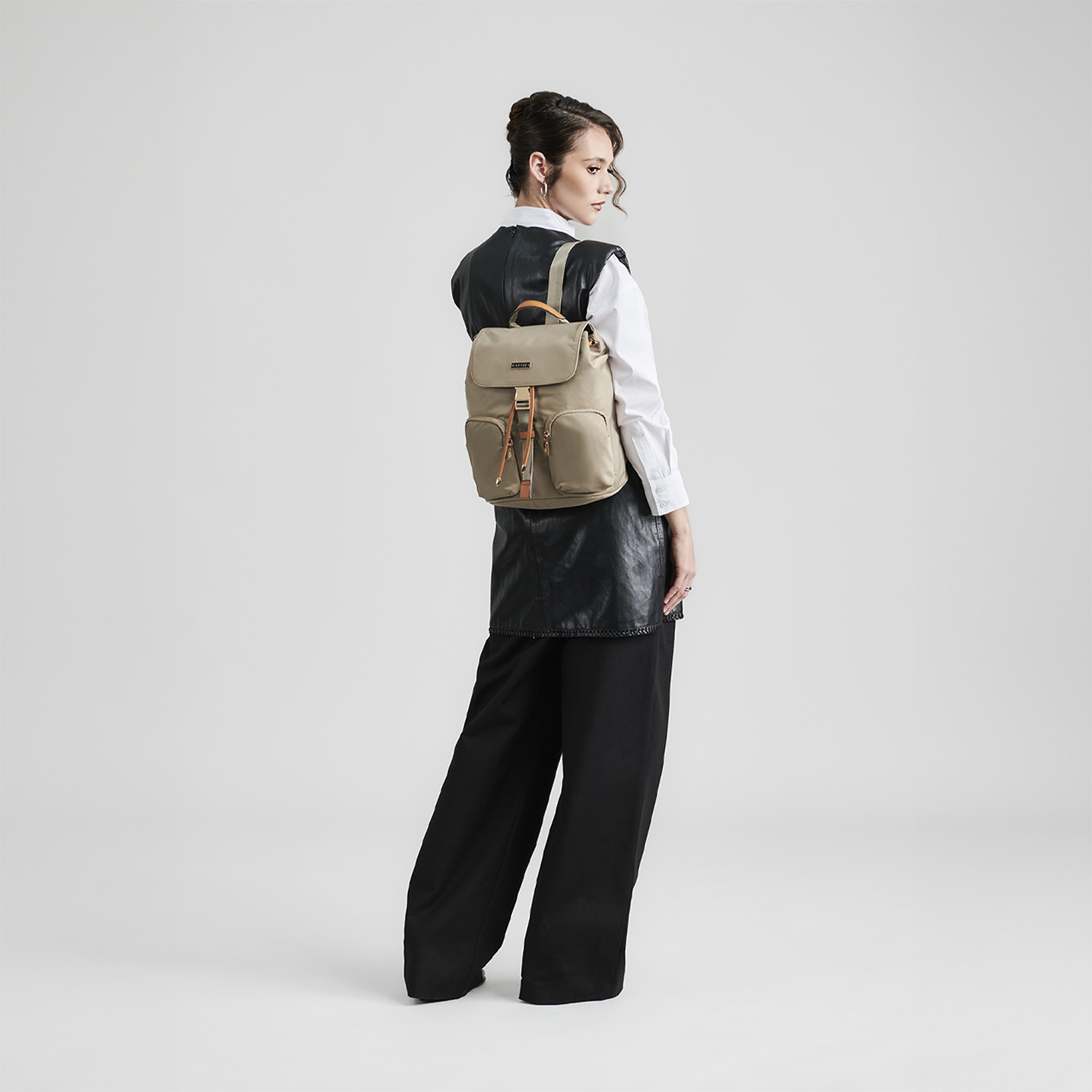 MD25165-8 Backpack Taupe Madison Colección Cady